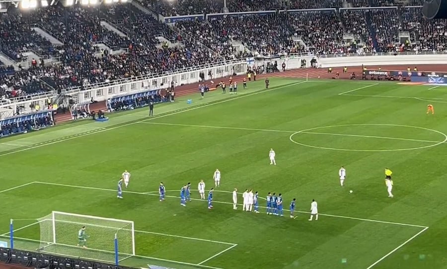 Robert Taylor painoi upean vaparimaalin Kazakstanin verkkoon ...